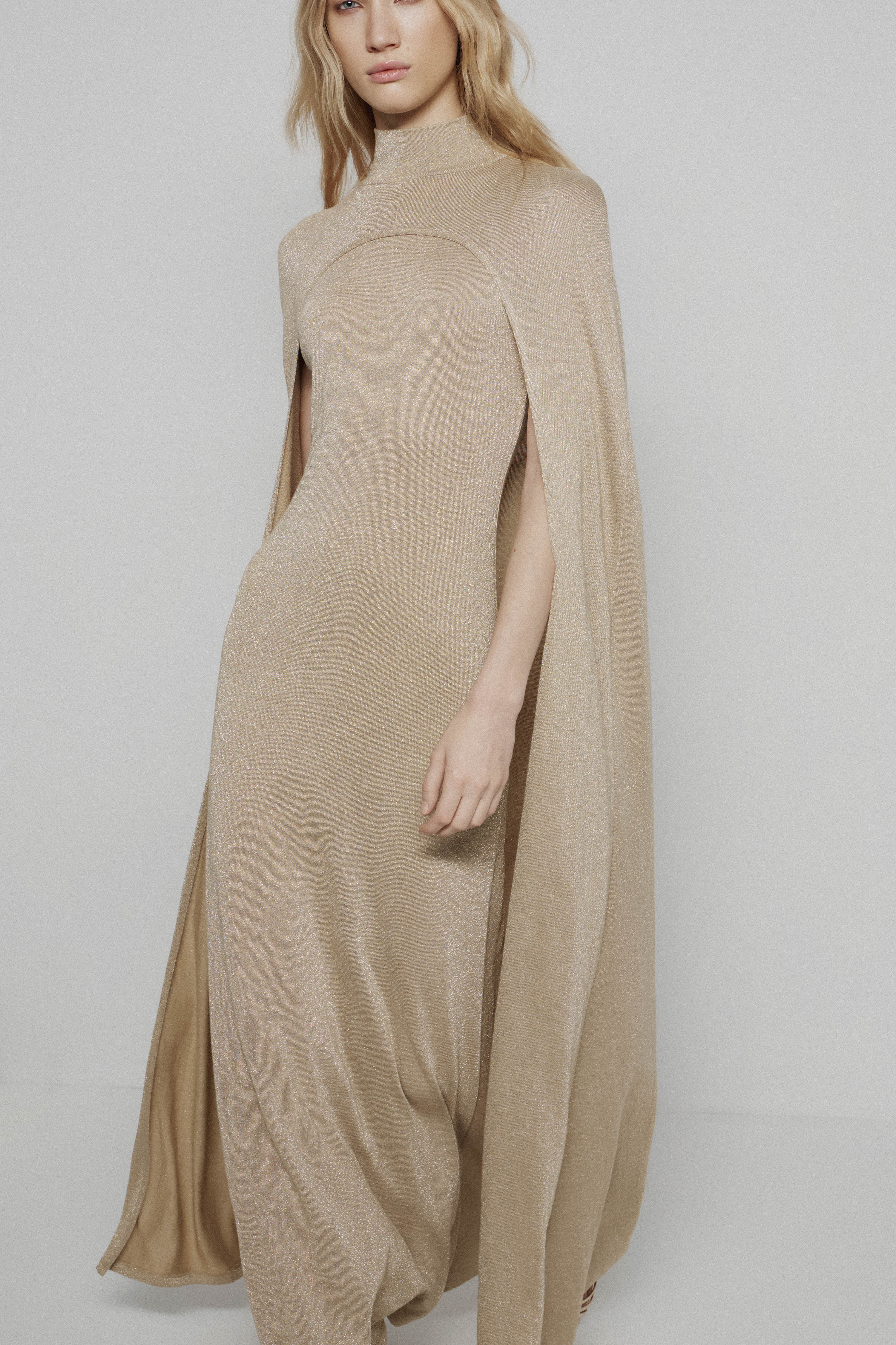 LONG CAPE DRESS - Beige | LIMÉ